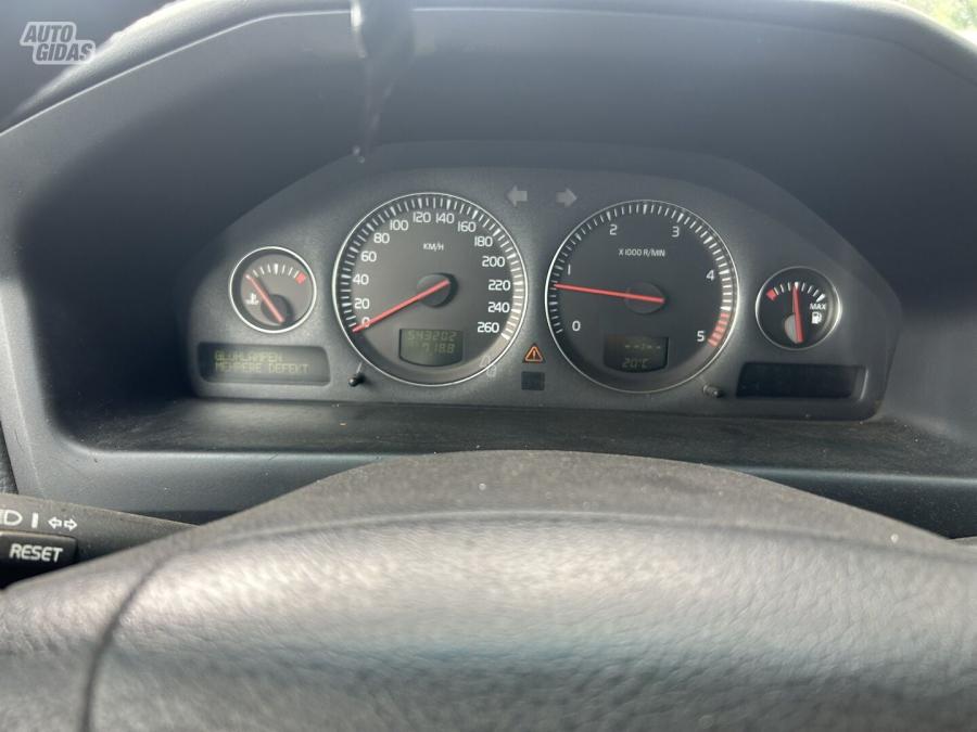 Вольво В70 2003 в Варена, объемом двигателя 2.40 л и пробегом 543 тыс. км за 500 €, фото 4 на AUTOMOTO.COM.LV
