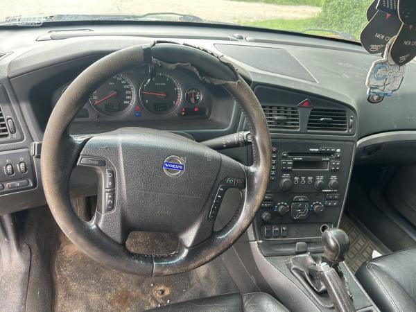 Volvo V70 2003 Varėna, ar dzinēja tilpumu 2.40 L un nobraukumu 543 tūkst. km par 500 €, foto 4 vietnē AUTOMOTO.COM.LV