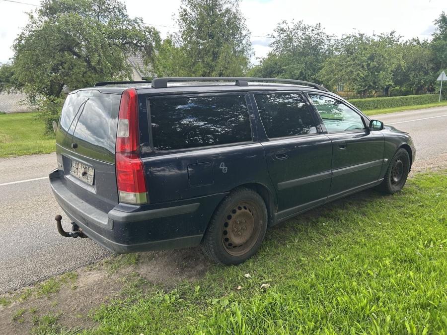 Вольво В70 2003 в Варена, объемом двигателя 2.40 л и пробегом 543 тыс. км за 500 €, фото 8 на AUTOMOTO.COM.LV