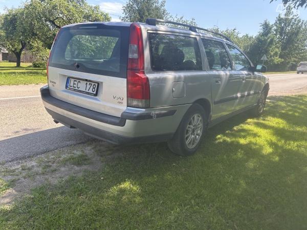 Volvo V70 2003 in Varena, with an engine capacity of 2.40 L and mileage of 381 thousand km for 500 €, photo 5 on AUTOMOTO.COM.LV
