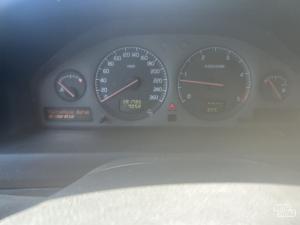 Volvo V70 2003 in Varena, with an engine capacity of 2.40 L and mileage of 381 thousand km for 500 €, photo 3 on AUTOMOTO.COM.LV