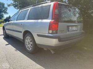Volvo V70 2003 in Varena, with an engine capacity of 2.40 L and mileage of 381 thousand km for 500 €, photo 5 on AUTOMOTO.COM.LV