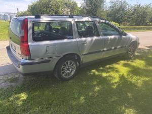 Volvo V70 2003 in Varena, with an engine capacity of 2.40 L and mileage of 381 thousand km for 500 €, photo 7 on AUTOMOTO.COM.LV