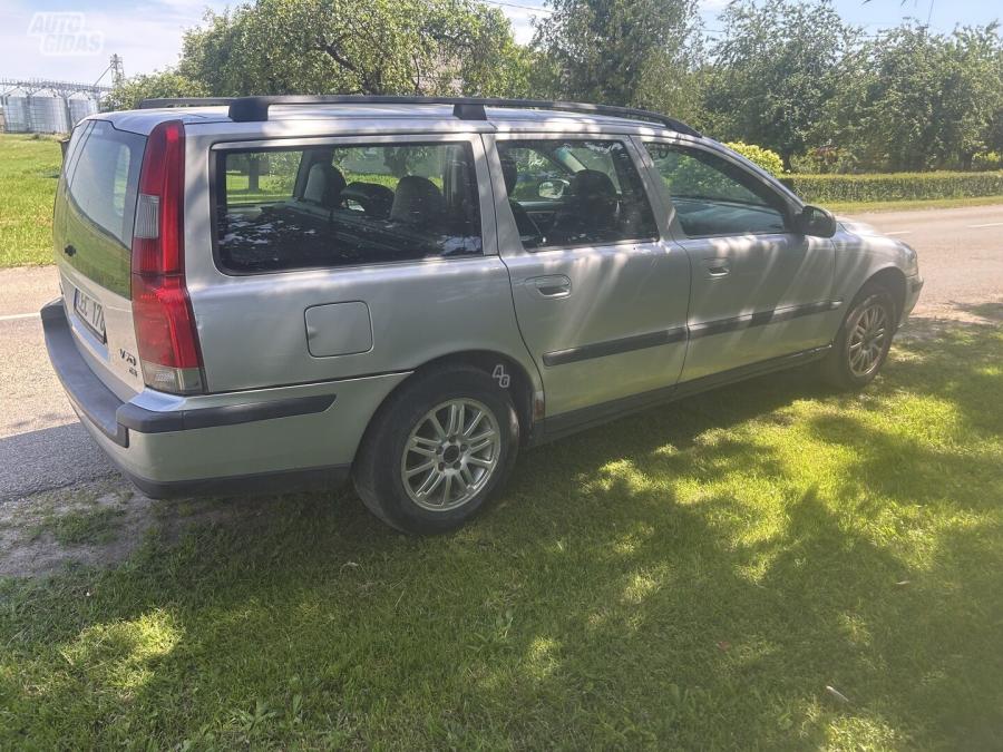 Volvo V70 2003 in Varena, with an engine capacity of 2.40 L and mileage of 381 thousand km for 500 €, photo 7 on AUTOMOTO.COM.LV