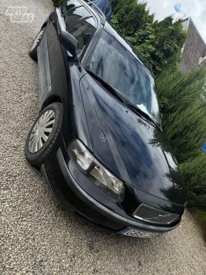Volvo V70 2003 in Panevezys, with an engine capacity of 2.40 L and mileage of 40 thousand km for 650 €, photo 3 on AUTOMOTO.COM.LV