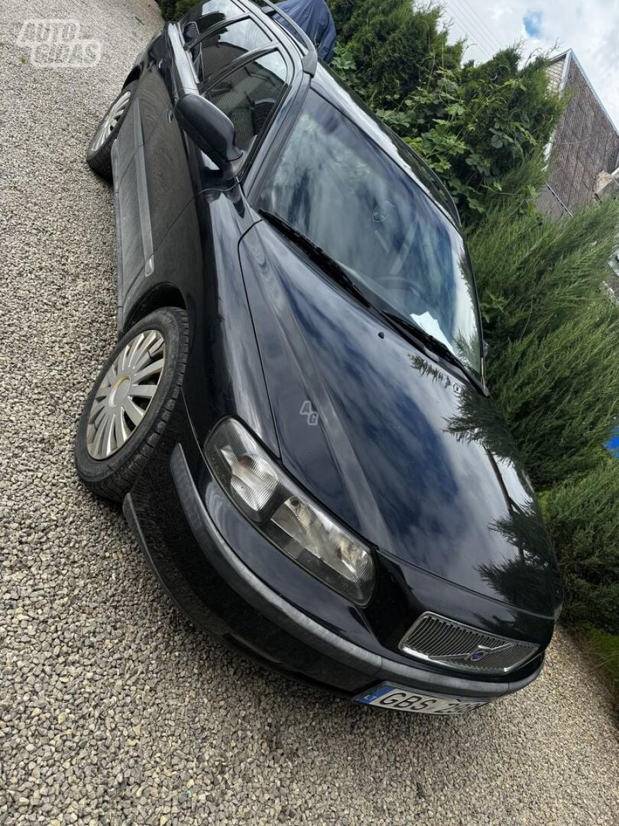 Volvo V70 2003 in Panevezys, with an engine capacity of 2.40 L and mileage of 40 thousand km for 650 €, photo 3 on AUTOMOTO.COM.LV