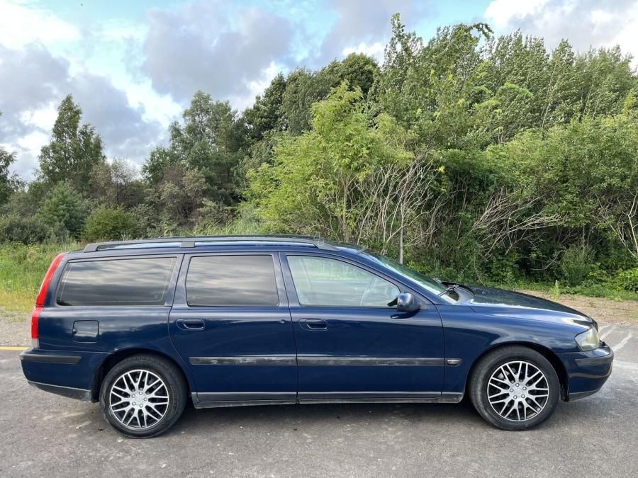 Volvo V70 2003 in Klaipeda, with an engine capacity of 2.40 L and mileage of 549 thousand km for 800 €, photo 7 on AUTOMOTO.COM.LV