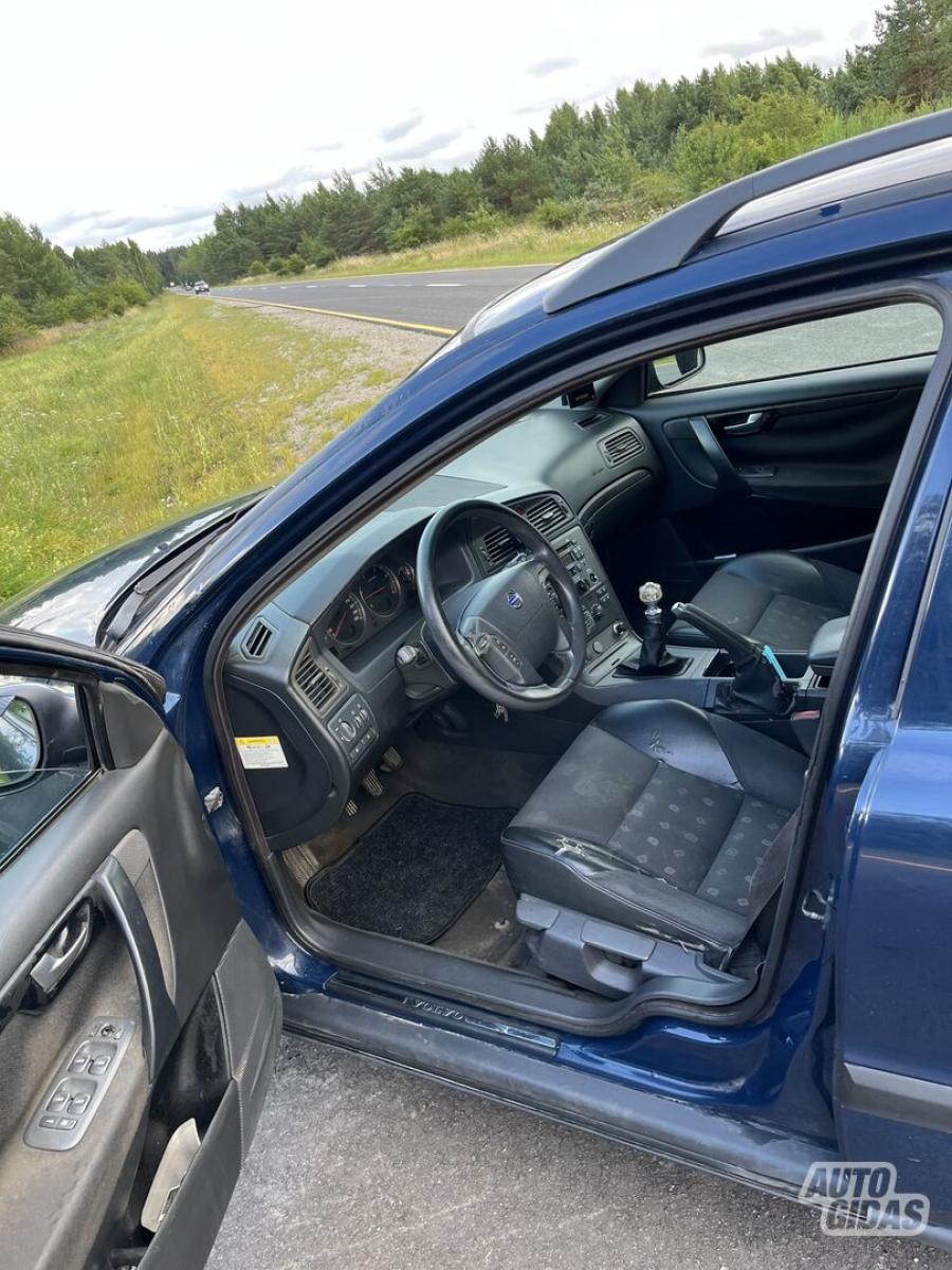 Volvo V70 2003 in Klaipeda, with an engine capacity of 2.40 L and mileage of 549 thousand km for 800 €, photo 9 on AUTOMOTO.COM.LV