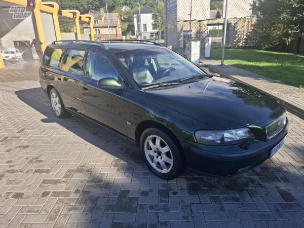 Volvo V70 2003 TelÅ”iai vietnÄ Volvo V70 2003 TelÅ”iai, ar dzinÄja tilpumu 2.50 L un nobraukumu 360 tÅ«kst. km par 720 ā¬, foto 6 vietnÄ AUTOMOTO.COM.LV
