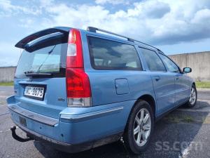 Volvo V70 2004 in Daugavpils, with an engine capacity of 2.40 L and mileage of 276 thousand km for 3500 €, photo 3 on AUTOMOTO.COM.LV