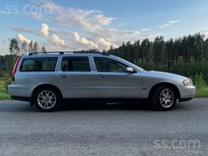 Volvo V70 2004 in Riga, with an engine capacity of 2.40 L and mileage of 220 thousand km for 1800 €, photo 2 on AUTOMOTO.COM.LV