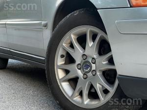 Volvo V70 2004 in Riga, with an engine capacity of 2.40 L and mileage of 220 thousand km for 1800 €, photo 5 on AUTOMOTO.COM.LV