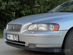 Volvo V70 2004 in Riga, with an engine capacity of 2.40 L and mileage of 220 thousand km for 1800 €, photo 6 on AUTOMOTO.COM.LV