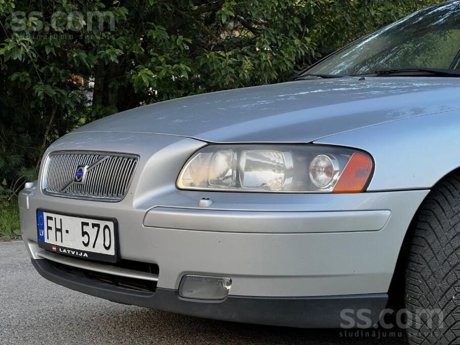 Volvo V70 2004 in Riga, with an engine capacity of 2.40 L and mileage of 220 thousand km for 1800 €, photo 6 on AUTOMOTO.COM.LV