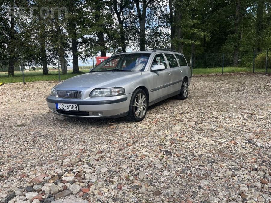 Volvo V70 2004 Cēsis, ar dzinēja tilpumu 2.40 L un nobraukumu 0 tūkst. km par 1450 €, foto 2 vietnē AUTOMOTO.COM.LV