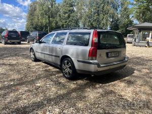 Volvo V70 2004 Cēsis, ar dzinēja tilpumu 2.40 L un nobraukumu 0 tūkst. km par 1450 €, foto 3 vietnē AUTOMOTO.COM.LV