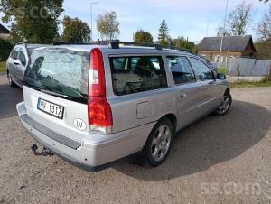 Volvo V70 2004 Rēzekne, ar dzinēja tilpumu 2.40 L un nobraukumu 0 tūkst. km par 1350 €, foto 4 vietnē AUTOMOTO.COM.LV