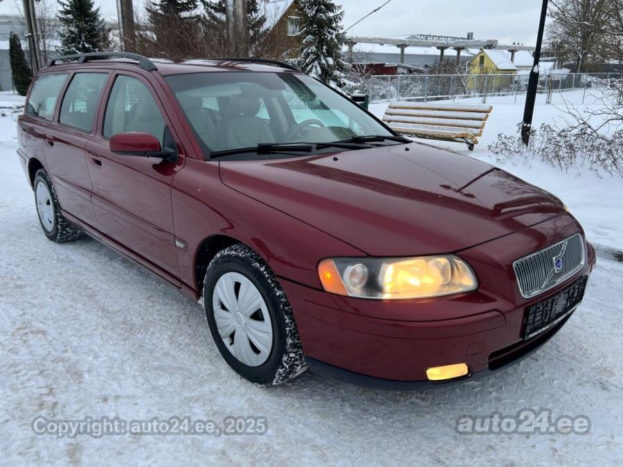 Volvo V70 2004 in Paide, with an engine capacity of 2.40 L and mileage of 305 thousand km for 3199 €, photo 1 on AUTOMOTO.COM.LV