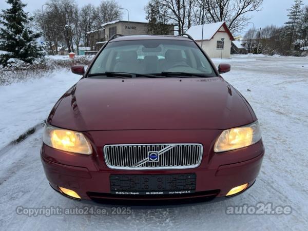 Volvo V70 2004 Paide, ar dzinēja tilpumu 2.40 L un nobraukumu 305 tūkst. km par 3199 €, foto 4 vietnē AUTOMOTO.COM.LV