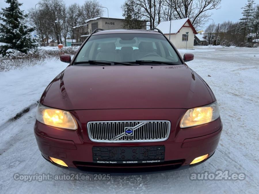 Volvo V70 2004 in Paide, with an engine capacity of 2.40 L and mileage of 305 thousand km for 3199 €, photo 4 on AUTOMOTO.COM.LV