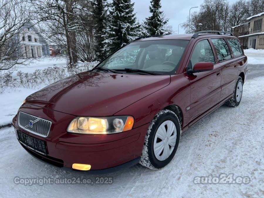 Volvo V70 2004 in Paide, with an engine capacity of 2.40 L and mileage of 305 thousand km for 3199 €, photo 5 on AUTOMOTO.COM.LV