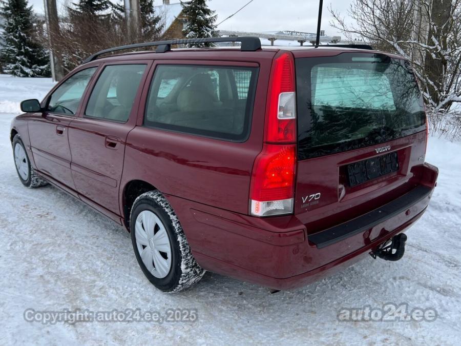 Volvo V70 2004 in Paide, with an engine capacity of 2.40 L and mileage of 305 thousand km for 3199 €, photo 7 on AUTOMOTO.COM.LV