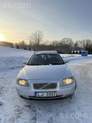 Volvo V70 2004 Rēzekne, ar dzinēja tilpumu 2.40 L un nobraukumu 389 tūkst. km par 1450 €, foto 2 vietnē AUTOMOTO.COM.LV