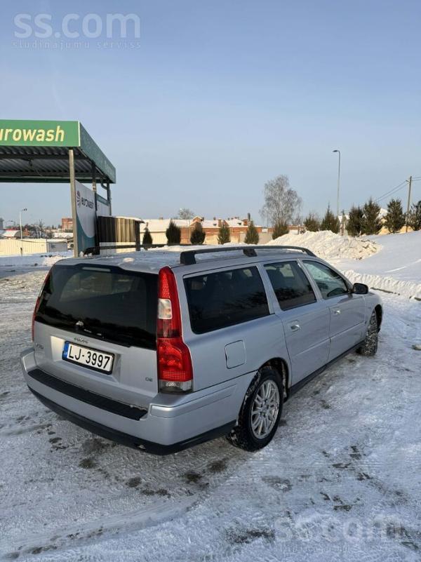Volvo V70 2004 Rēzekne, ar dzinēja tilpumu 2.40 L un nobraukumu 389 tūkst. km par 1450 €, foto 4 vietnē AUTOMOTO.COM.LV