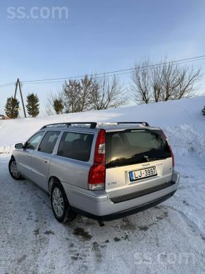 Volvo V70 2004 Rēzekne, ar dzinēja tilpumu 2.40 L un nobraukumu 389 tūkst. km par 1450 €, foto 5 vietnē AUTOMOTO.COM.LV