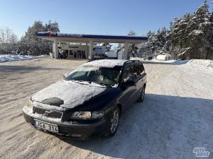 Вольво В70 2004 в Варена, объемом двигателя 2.40 л и пробегом 400 тыс. км за 780 €, фото  на AUTOMOTO.COM.LV