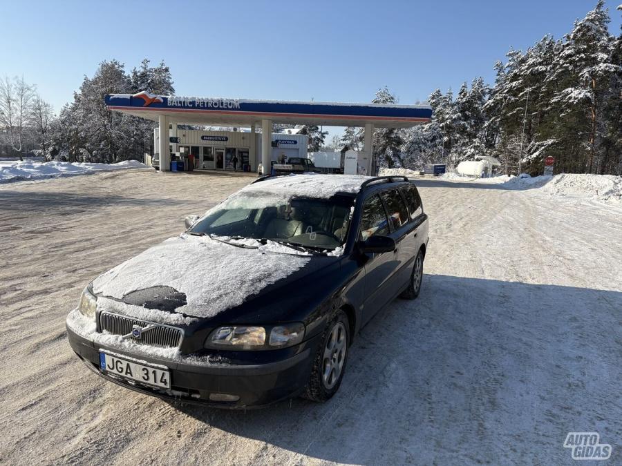 Вольво В70 2004 в Варена, объемом двигателя 2.40 л и пробегом 400 тыс. км за 780 €, фото 1 на AUTOMOTO.COM.LV