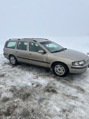 Volvo V70 2004 in Alytus, with an engine capacity of 2.40 L and mileage of 248 thousand km for 750 €, photo 3 on AUTOMOTO.COM.LV