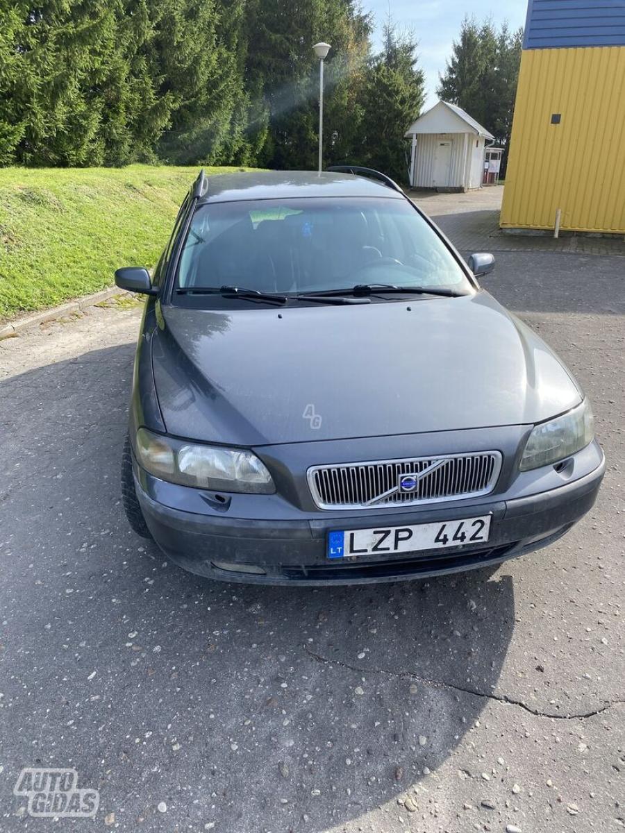 Volvo V70 2004 Klaipėda, ar dzinēja tilpumu 2.40 L un nobraukumu 335 tūkst. km par 1500 €, foto 1 vietnē AUTOMOTO.COM.LV