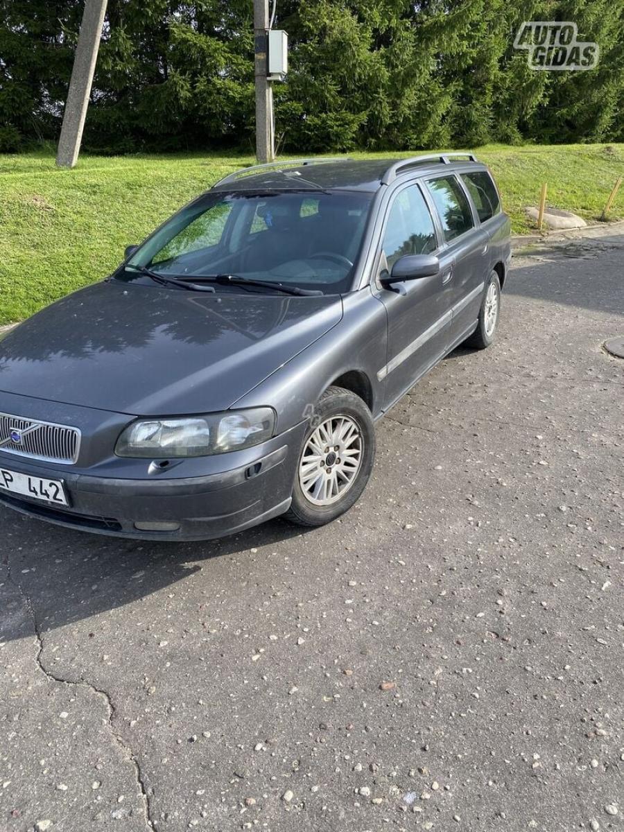 Volvo V70 2004 Klaipėda, ar dzinēja tilpumu 2.40 L un nobraukumu 335 tūkst. km par 1500 €, foto 4 vietnē AUTOMOTO.COM.LV