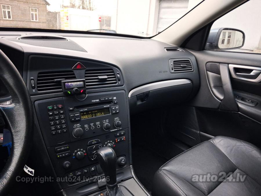 Volvo V70 2004 in Paide, with an engine capacity of 0.00 L and mileage of 446 thousand km for 3450 €, photo 14 on AUTOMOTO.COM.LV