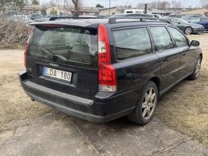 Volvo V70 2004 in Siauliai, with an engine capacity of 2.40 L and mileage of 111 thousand km for 850 €, photo 7 on AUTOMOTO.COM.LV