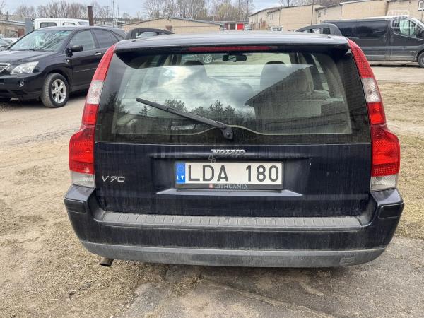 Volvo V70 2004 in Siauliai, with an engine capacity of 2.40 L and mileage of 111 thousand km for 750 €, photo 5 on AUTOMOTO.COM.LV