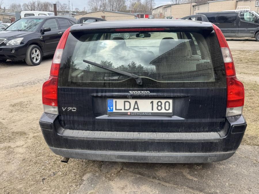 Volvo V70 2004 in Siauliai, with an engine capacity of 2.40 L and mileage of 111 thousand km for 750 €, photo 6 on AUTOMOTO.COM.LV