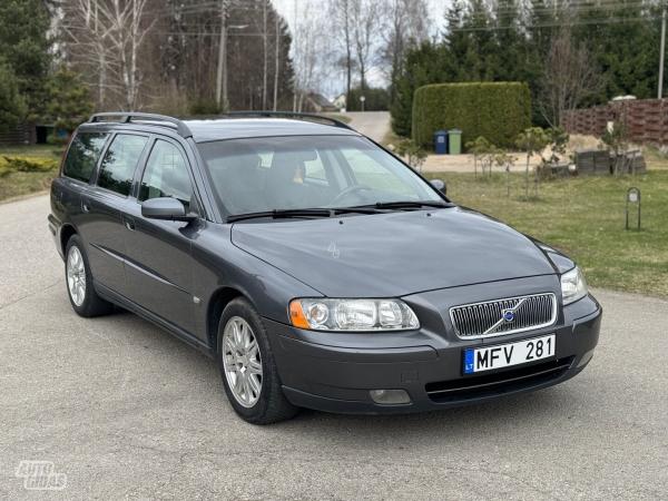 Volvo V70 2004 Viļņa, ar dzinēja tilpumu 2.40 L un nobraukumu 301 tūkst. km par 1650 €, foto 2 vietnē AUTOMOTO.COM.LV