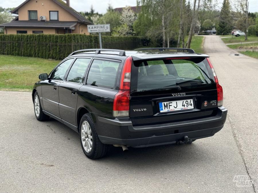 Volvo V70 2004 Viļņa, ar dzinēja tilpumu 2.40 L un nobraukumu 390 tūkst. km par 1899 €, foto 5 vietnē AUTOMOTO.COM.LV