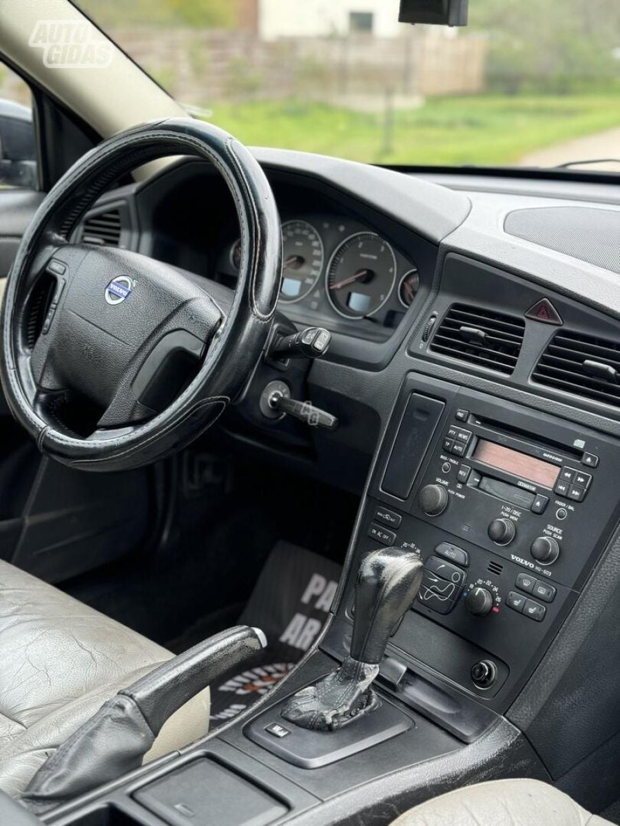 Volvo V70 2004 Viļņa, ar dzinēja tilpumu 2.40 L un nobraukumu 390 tūkst. km par 1899 €, foto 8 vietnē AUTOMOTO.COM.LV