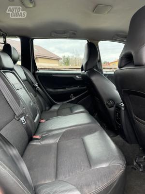 Volvo V70 2004 in Vilnius, with an engine capacity of 2.40 L and mileage of 330 thousand km for 1700 €, photo 6 on AUTOMOTO.COM.LV