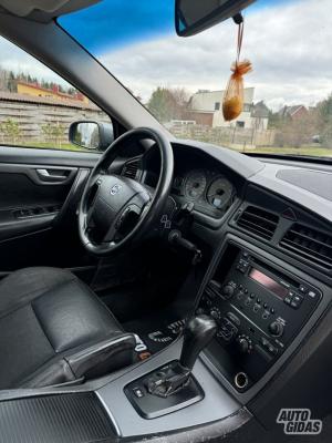 Volvo V70 2004 in Vilnius, with an engine capacity of 2.40 L and mileage of 330 thousand km for 1700 €, photo 9 on AUTOMOTO.COM.LV