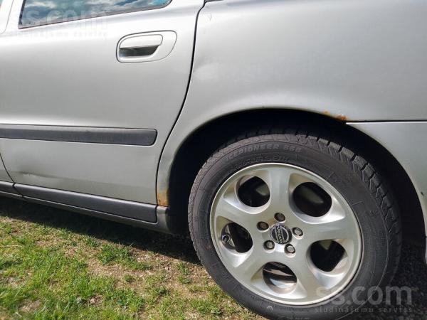 Volvo V70 2004 in Riga, with an engine capacity of 2.40 L and mileage of 380 thousand km for 1000 €, photo 6 on AUTOMOTO.COM.LV