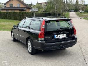 Volvo V70 2004 in Vilnius, with an engine capacity of 2.40 L and mileage of 390 thousand km for 1799 €, photo 5 on AUTOMOTO.COM.LV