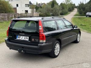 Volvo V70 2004 Viļņa, ar dzinēja tilpumu 2.40 L un nobraukumu 390 tūkst. km par 1700 €, foto 4 vietnē AUTOMOTO.COM.LV