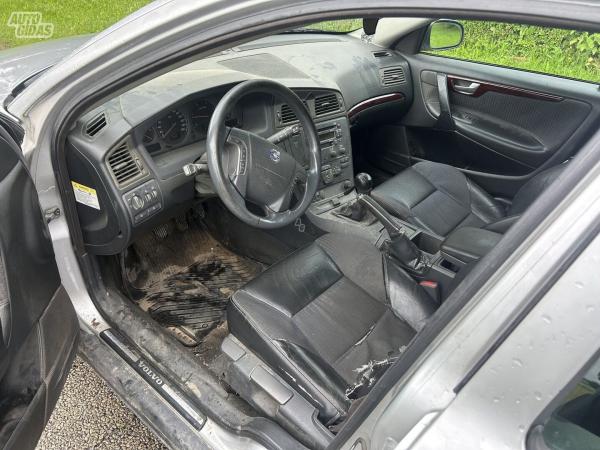 Volvo V70 2004 Varėna, ar dzinēja tilpumu 2.40 L un nobraukumu 396 tūkst. km par 600 €, foto 4 vietnē AUTOMOTO.COM.LV