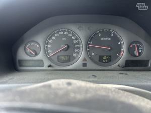 Volvo V70 2004 in Varena, with an engine capacity of 2.40 L and mileage of 396 thousand km for 600 €, photo 3 on AUTOMOTO.COM.LV