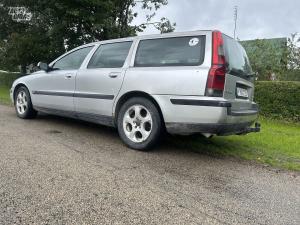 Volvo V70 2004 in Varena, with an engine capacity of 2.40 L and mileage of 396 thousand km for 600 €, photo 8 on AUTOMOTO.COM.LV