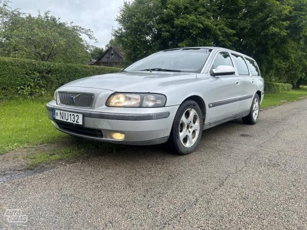Volvo V70 2004 in Varena, with an engine capacity of 2.40 L and mileage of 396 thousand km for 600 €, photo 8 on AUTOMOTO.COM.LV